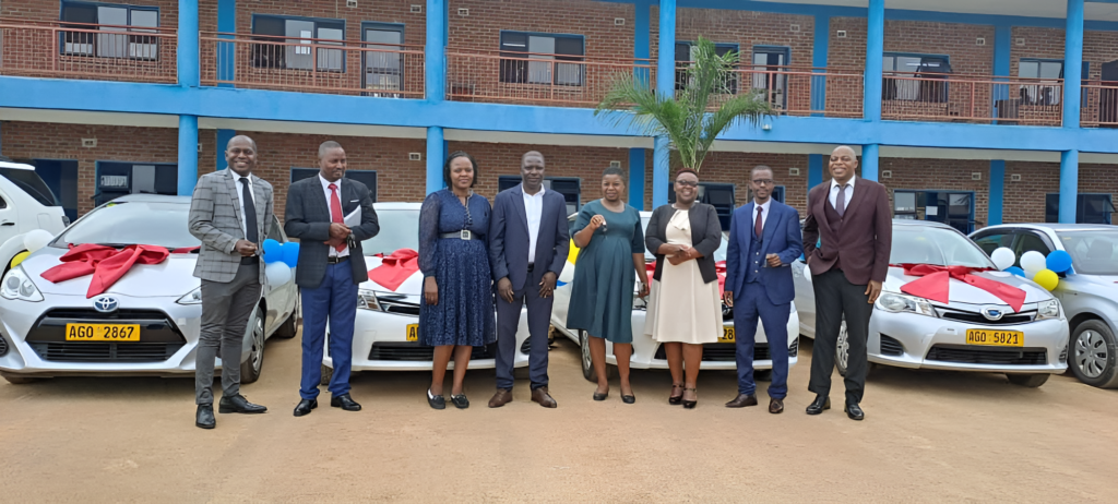 Junior schools award teachers with cars - TellZim News